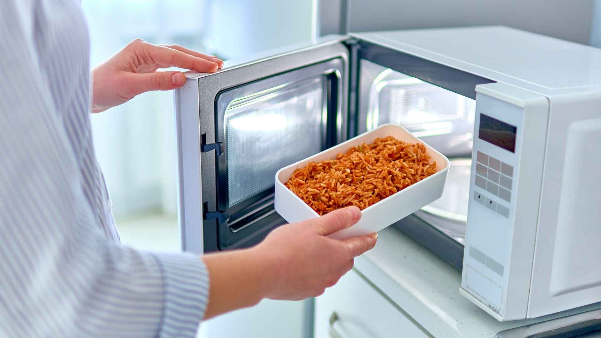 Microwave Energy Use Calculator | Save Electricity with Solar